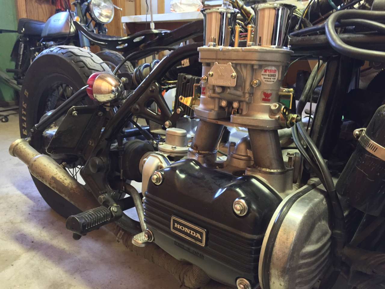 Weber IDF 40 double-barrel carburetors | clip-on bars | controls